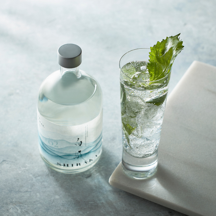 KOBE HERBAL GIN 白風 （しらかぜ） #02 700ml – 白鶴オンラインショップ【公式】｜日本酒や酒粕、お酒のギフトも。